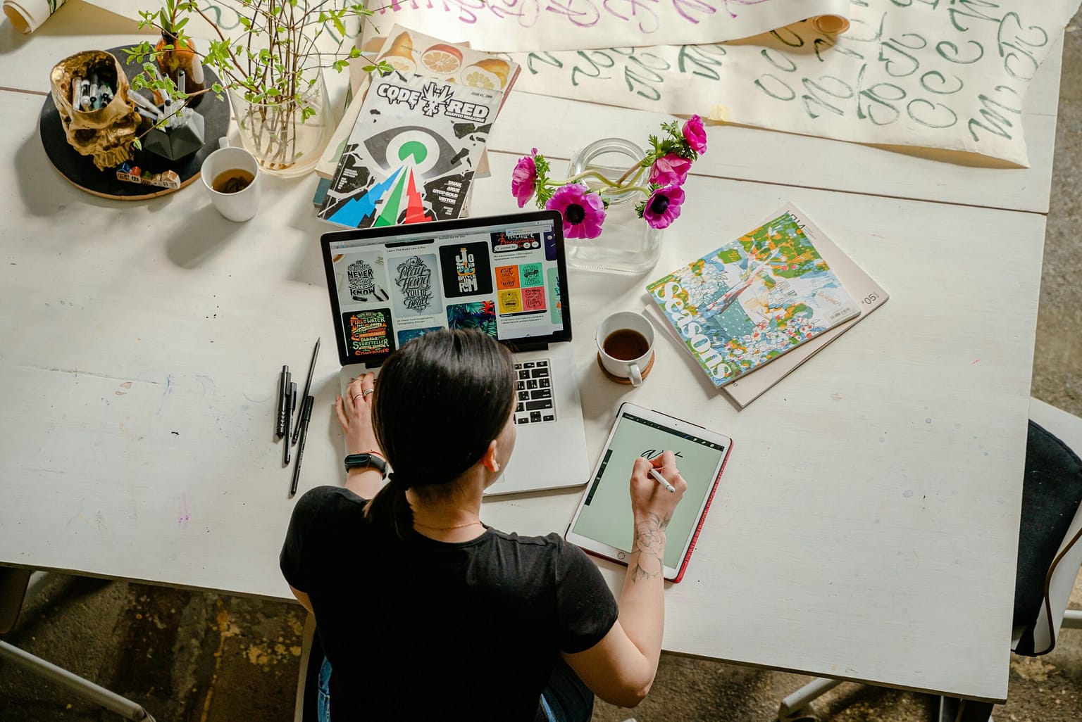 Digital Nomad Gear: 21 Must-Have Items [2025 Guide]